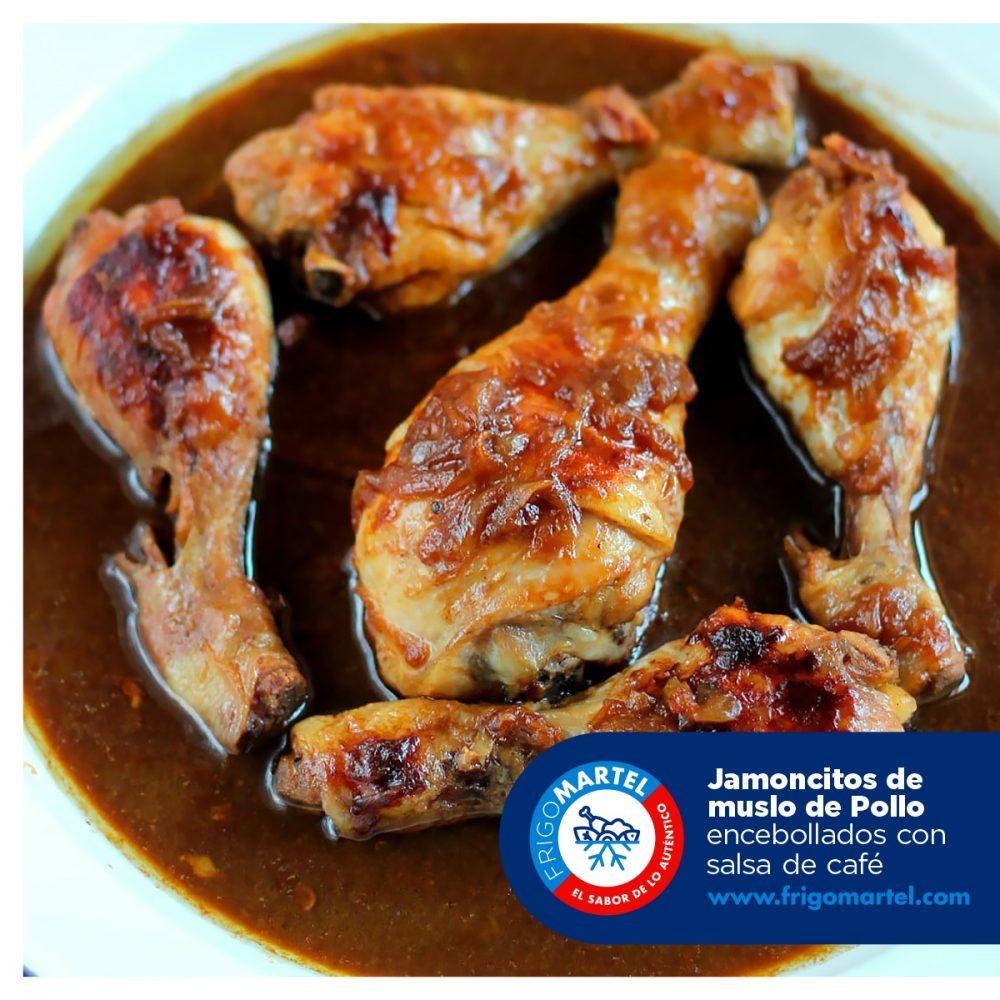 Jamoncitos de muslo de pollo encebollados con salsa de café » Frigo Martel